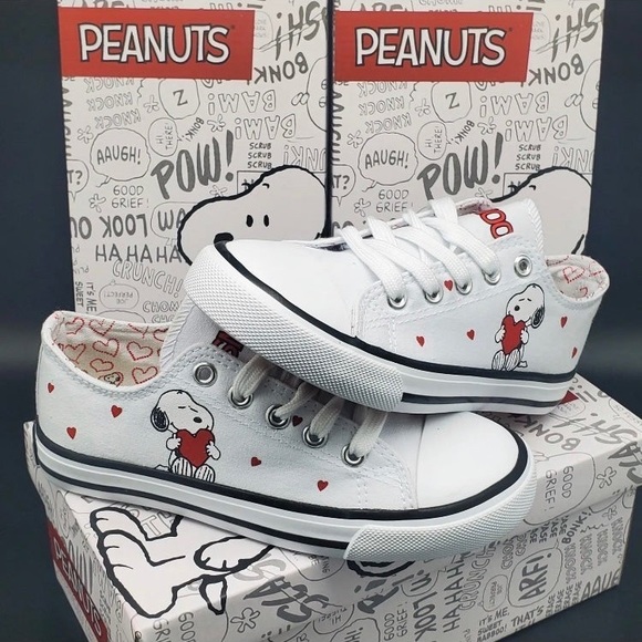 peanut’s | Shoes | Peanuts Snoopy White Canvas Laceup Children Shoe ...